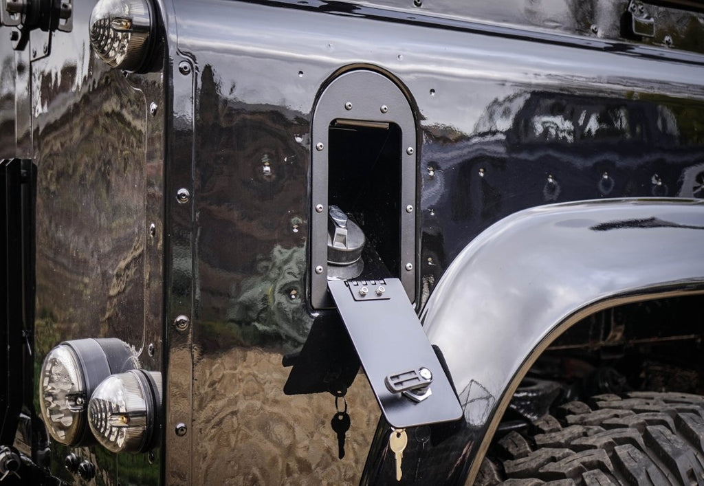 Land rover defender fuel store