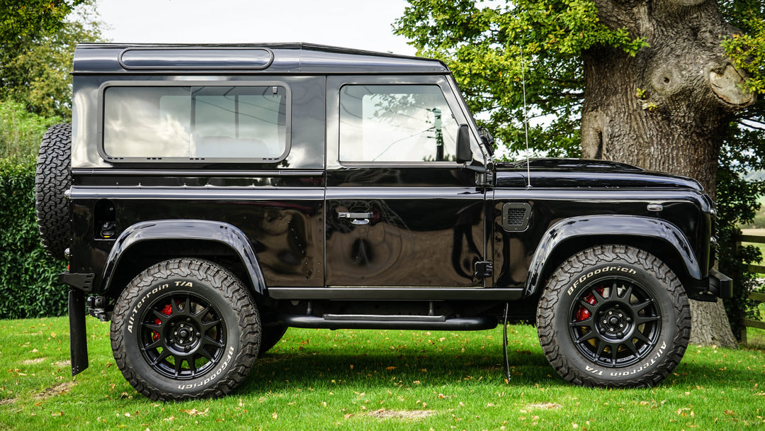 Uproar 4x4 - Bespoke Land Rover Defender Products.
