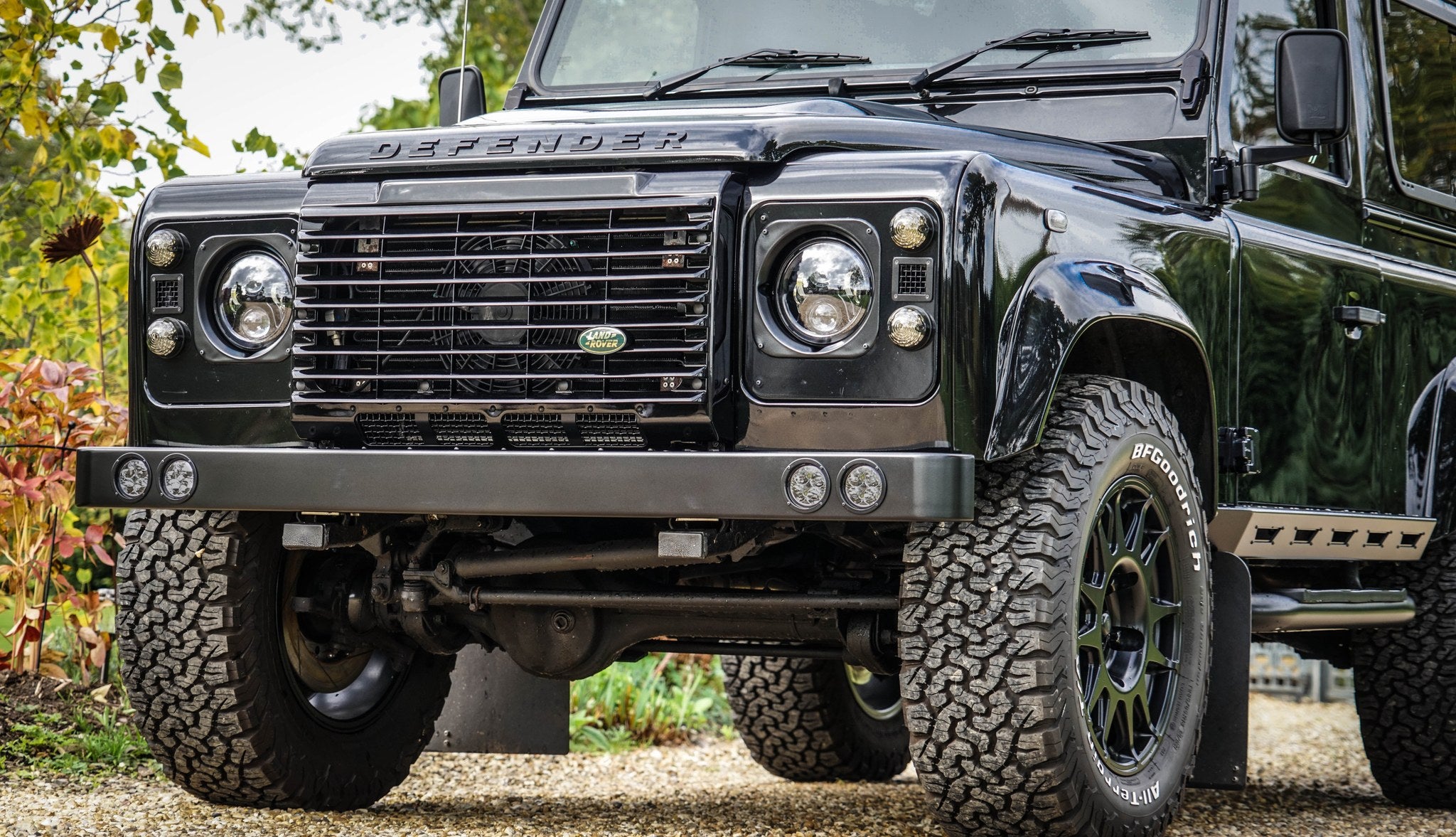 Uproar 4x4 - Bespoke Land Rover Defender Products.