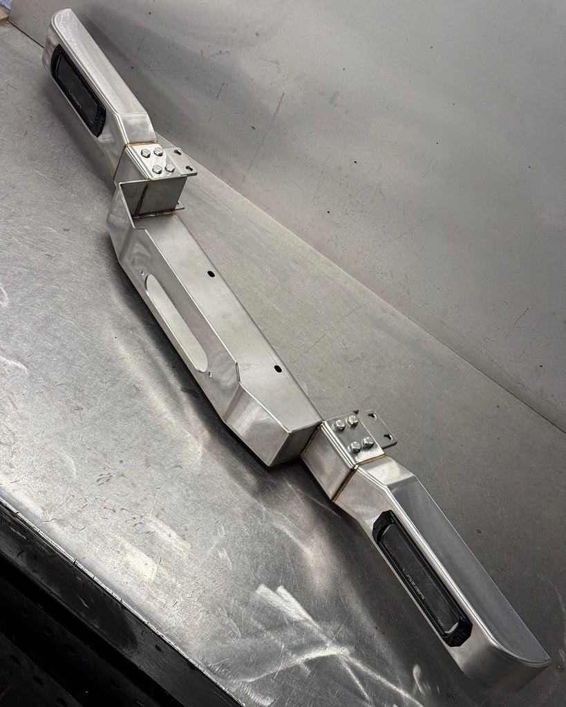 Land Rover Defender Classic Winch Bumper - Uproar 4x4