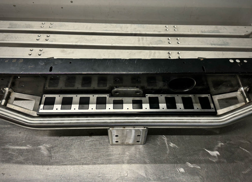 Land Rover Defender Stainless Steel NAS Rear Step. – Uproar 4x4