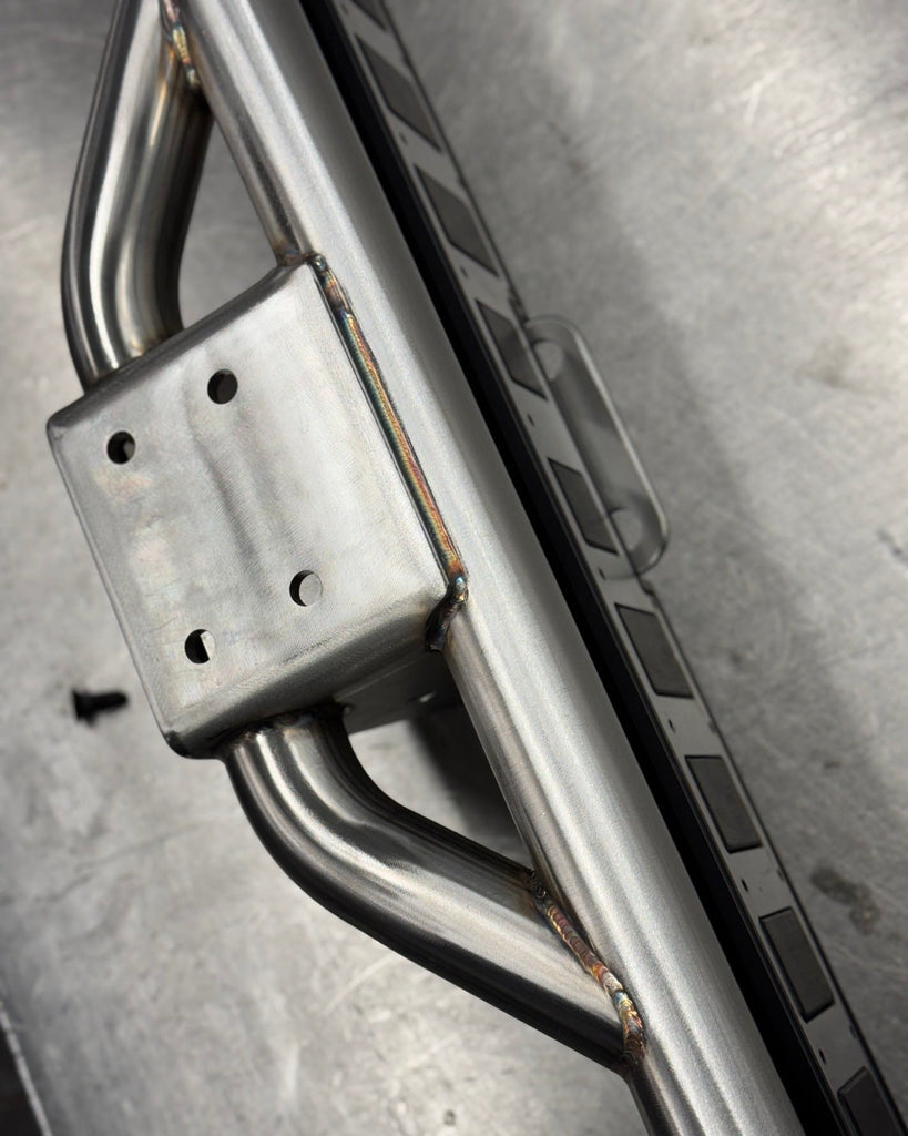 Land Rover Defender Stainless Steel NAS Rear Step. – Uproar 4x4